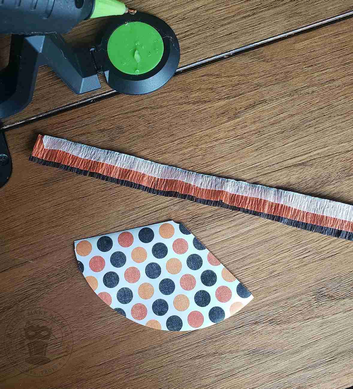Add Easy Vintage Look Collar To Crows For Halloween | Making Make Believe