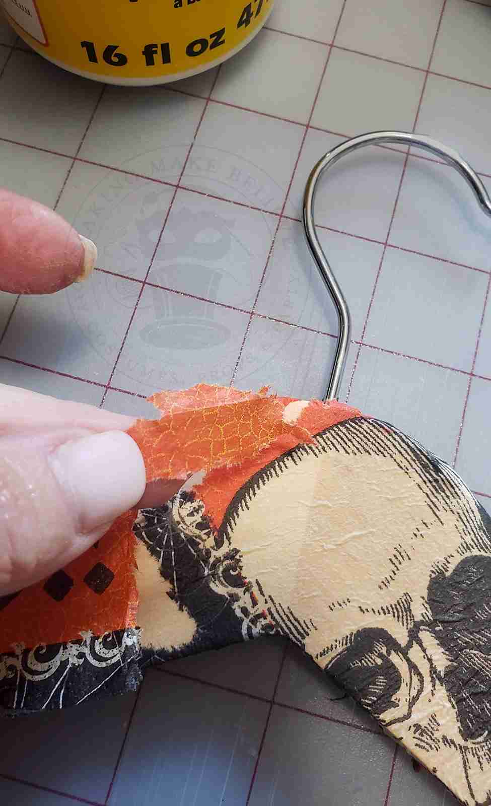 Spooky Style You'll Love - Haunted Halloween Hangers | Making Make Believe