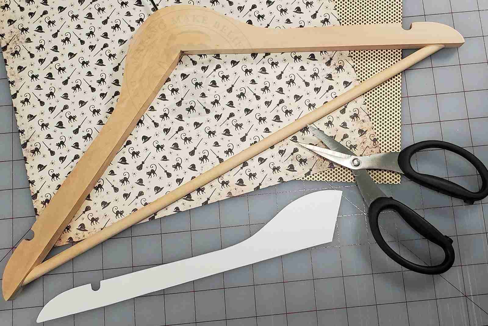 How To Elevate Your Halloween Style - More DIY Haunted Hangers | Making ...