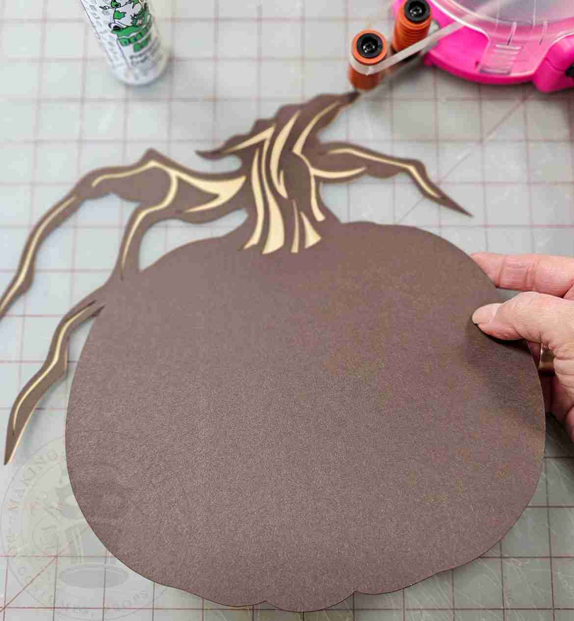 Make A Spooky Jack O'Lantern Halloween Decoration - Easy Paper Pumpkin ...